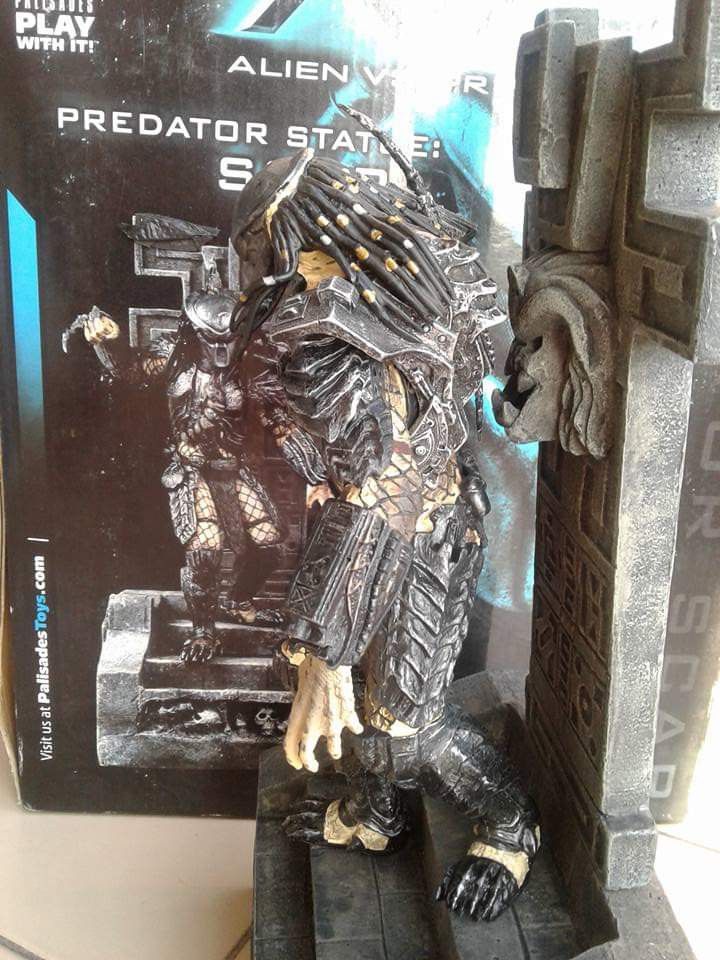 Palisades Scar Predator Polystone Statue, Hobbies & Toys, Toys & Games ...