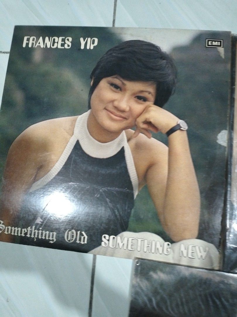 Piring hitam lama - lp frances yip, Hobbies & Toys, Music & Media, CDs & DVDs on Carousell