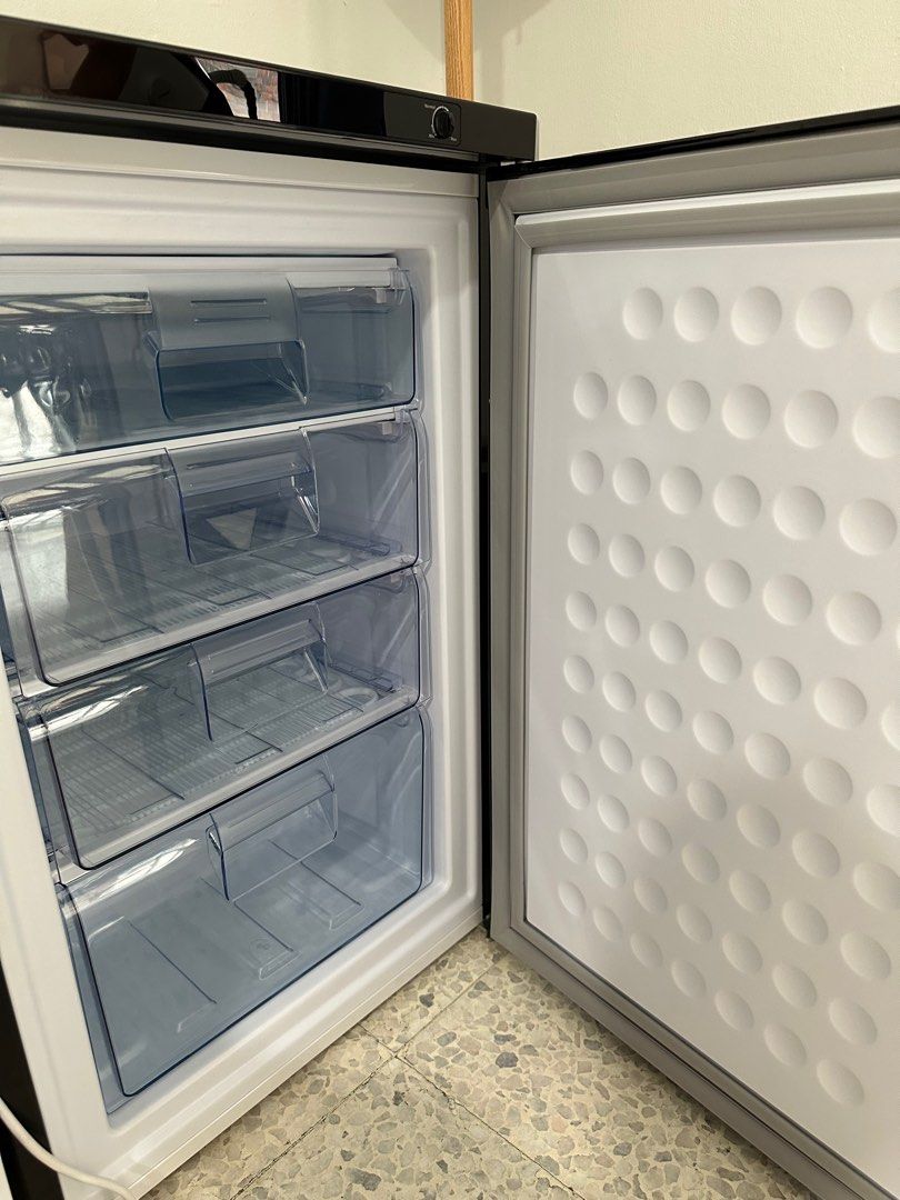 Powerpac Chest Freezer 90L - 9 months old only, TV & Home Appliances ...