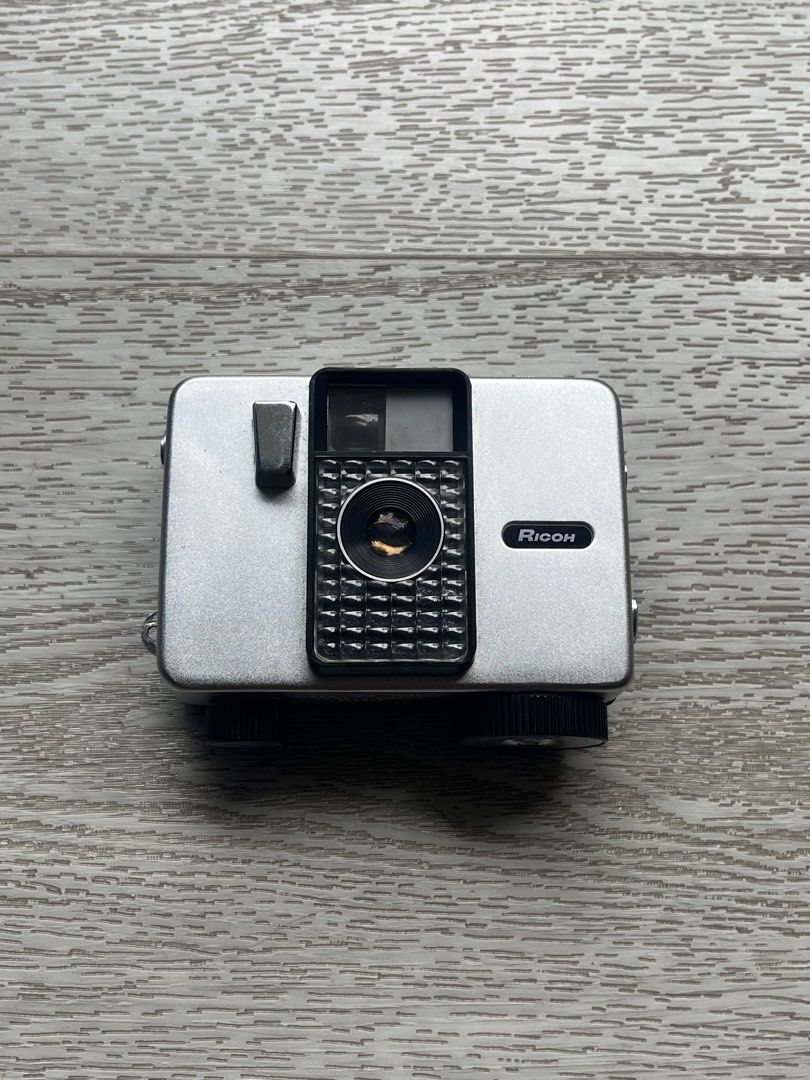 [TESTED] Ricoh half frame, Photography, Cameras on Carousell