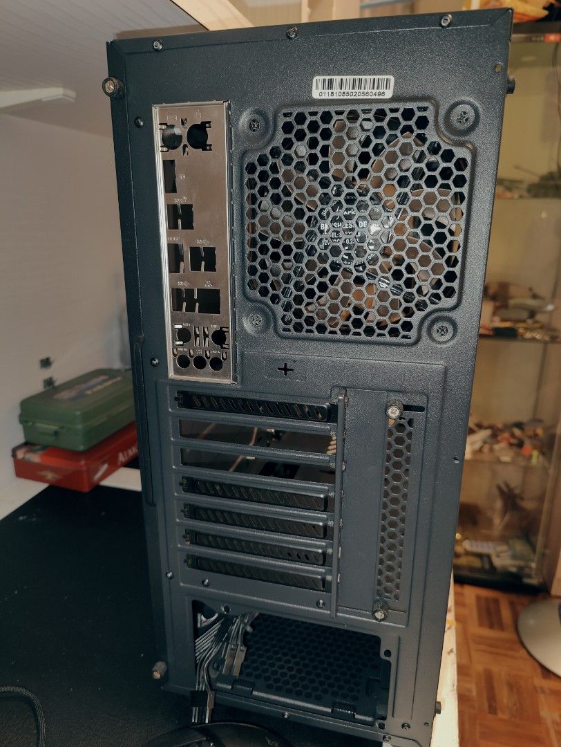 Sharkoon TG5 Red ATX case 4 fans, Computers & Tech, Parts & Accessories ...