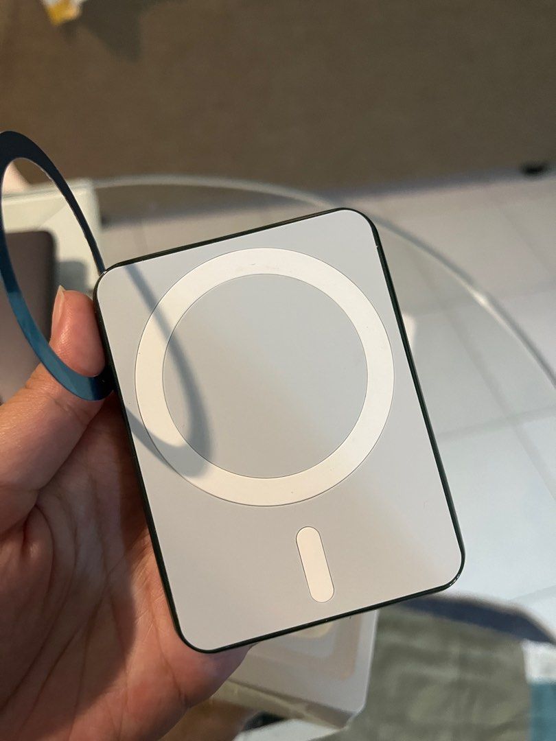 Silvertec Magnetic Mini Powerbank, Mobile Phones & Gadgets, Mobile ...