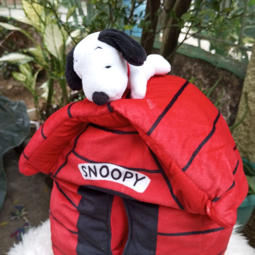 SNOOPY Peanuts Dog House Plush Tissue Box Cover, Hobbies & Toys, Toys ...