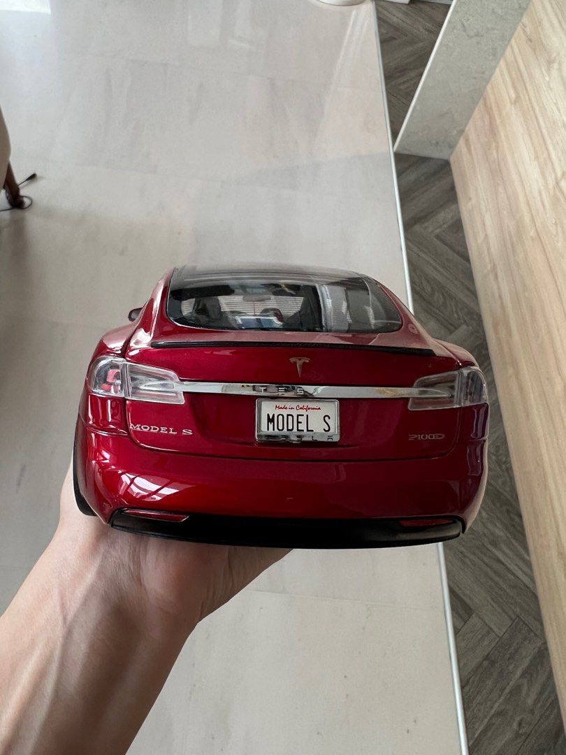 Tesla Model S P100D Diecast 1:18, Hobbies & Toys, Toys & Games on Carousell