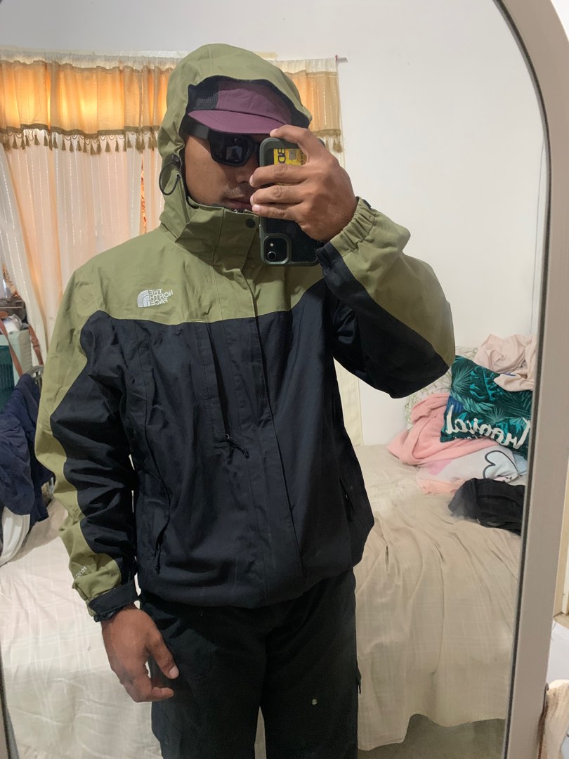 The North Face Two tone, Men's Fashion, Coats, Jackets and Outerwear on ...