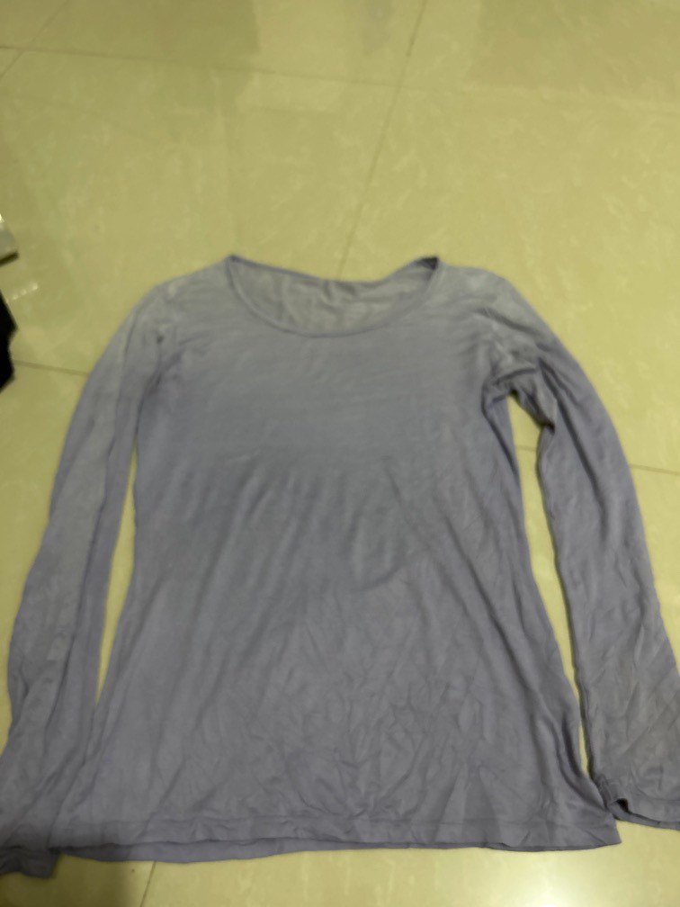 Uniqlo Heattech Longsleeves Medium 0331, Women's Fashion, Tops, Longsleeves on Carousell