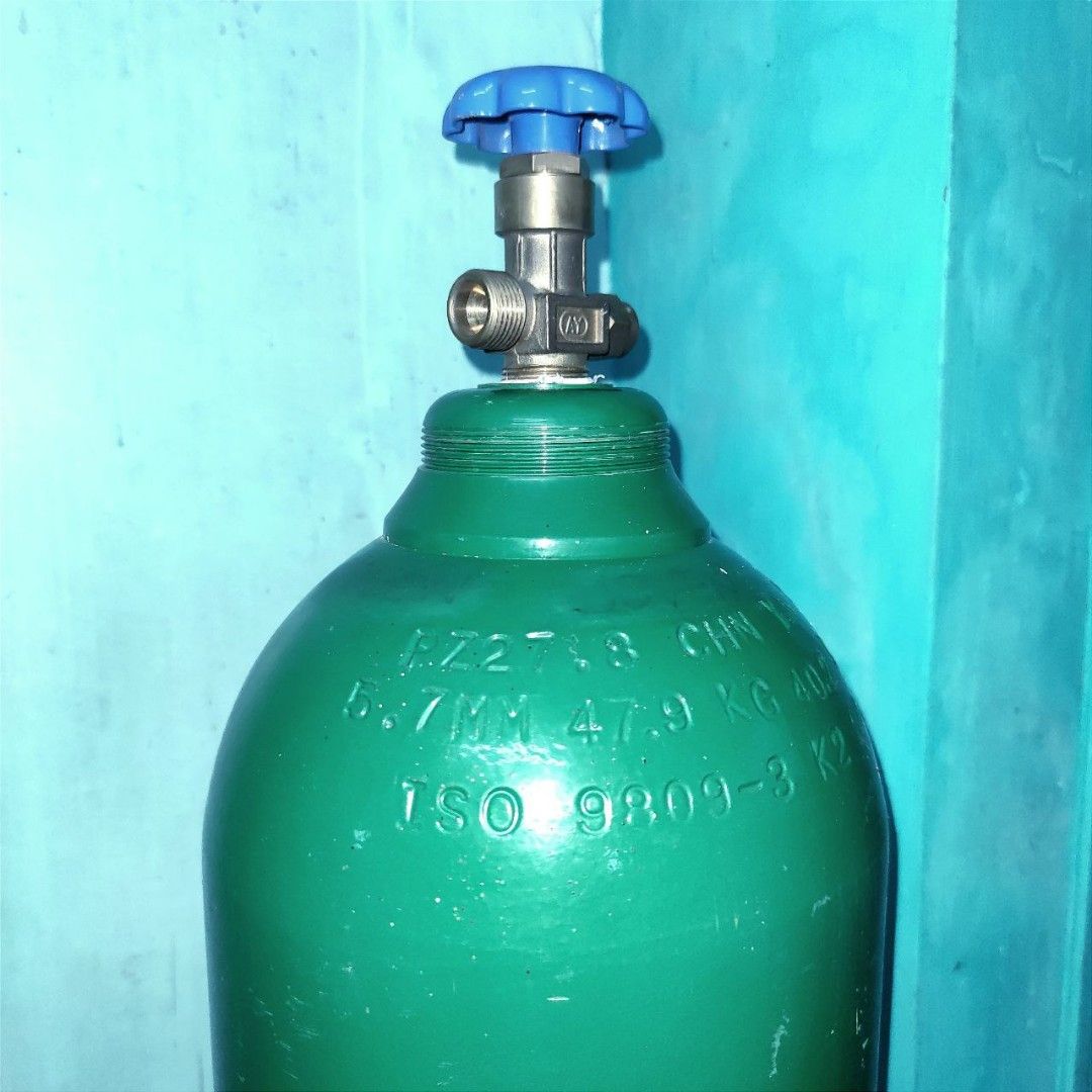 Used only twice 50 lbs. medical grade oxygen tank, Health & Nutrition ...