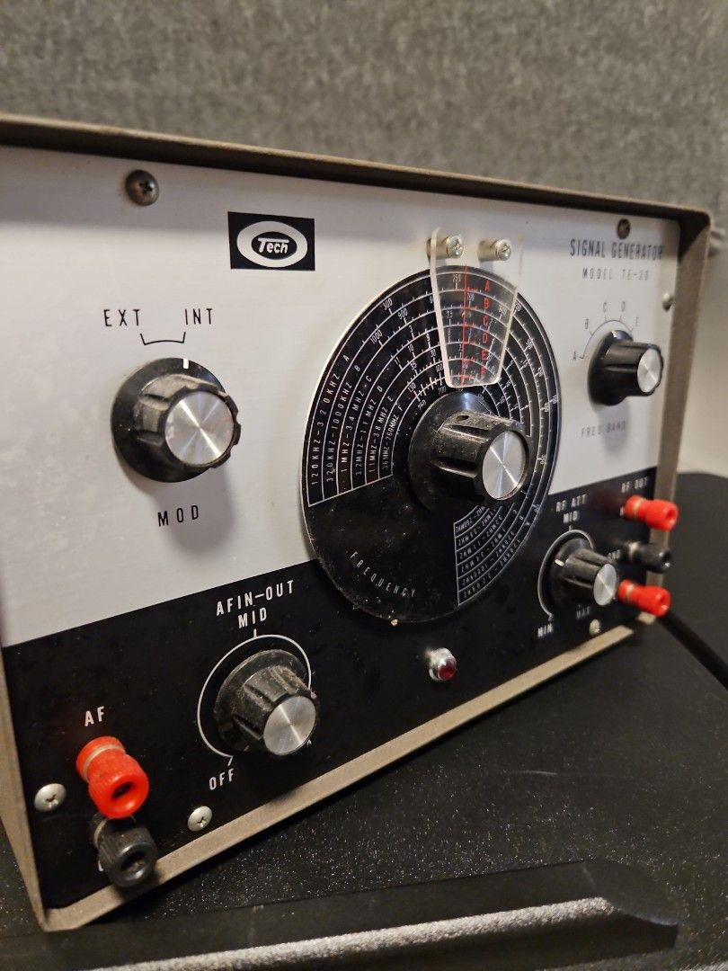 Vintage Signal Generator (Vacuum Tube), Audio, Other Audio Equipment on ...