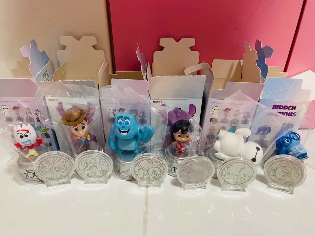 WTS Disney 100 years of wonder wave 2 collectable trophy with medal ...
