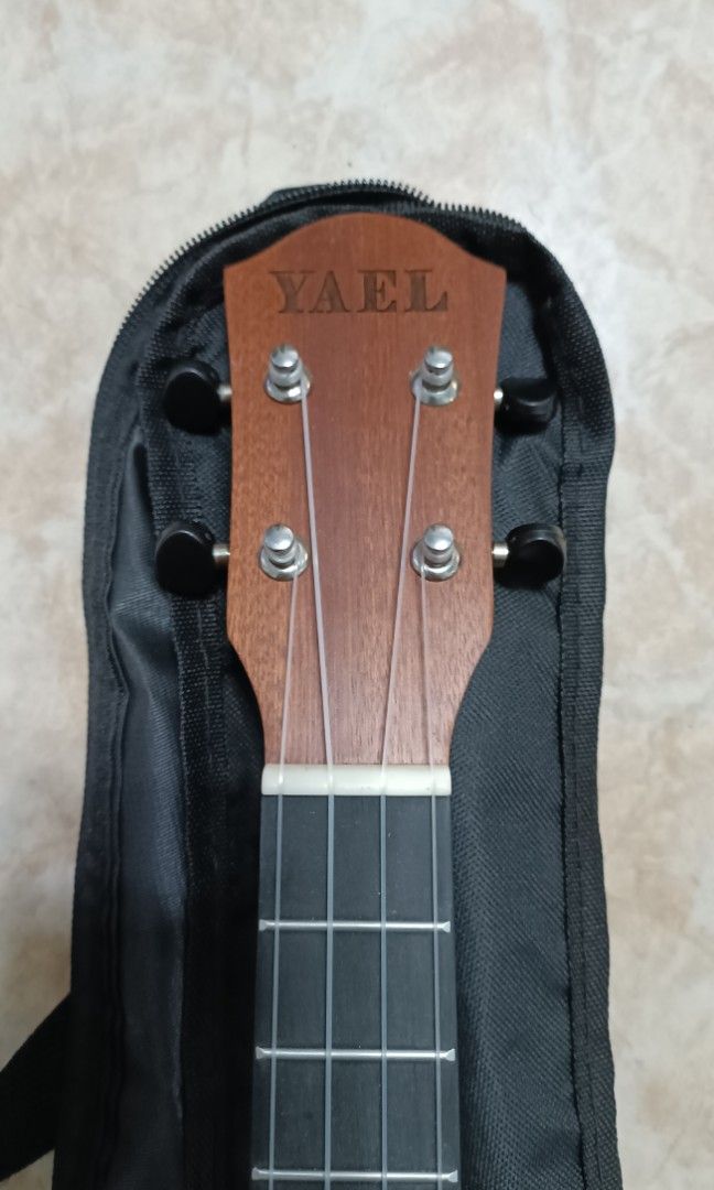 YEAL 烏克麗麗 全長約66公分（26吋）, 書籍、休閒與玩具, 樂器、音樂相關, 樂器在旋轉拍賣