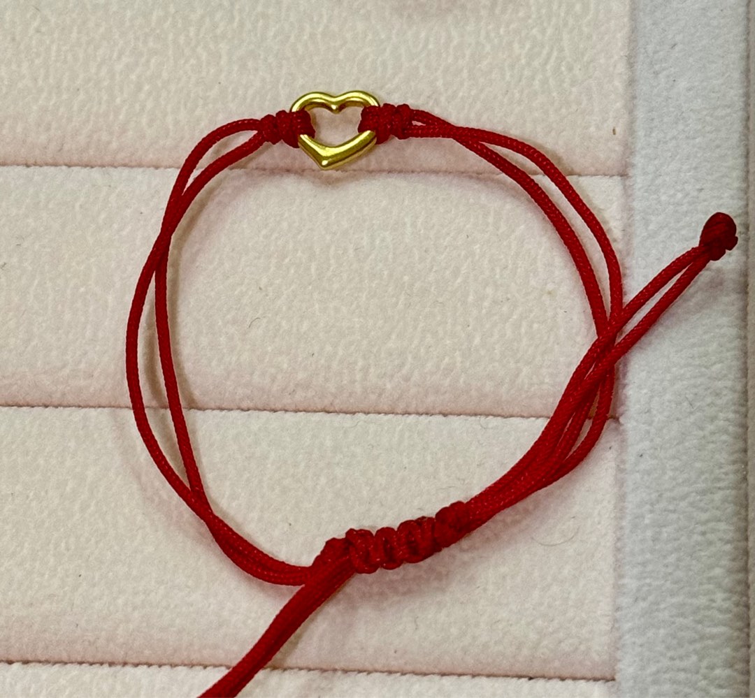 24k Heart Charm in Red Thread Bracelet, Women's Fashion, Jewelry ...