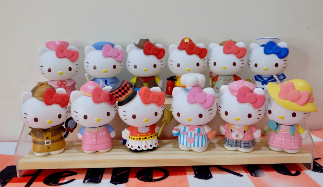 【出清】 Hello Kitty 職業系列 全部1500, 書籍、休閒與玩具, 收藏、紀念品, 其他古董在旋轉拍賣