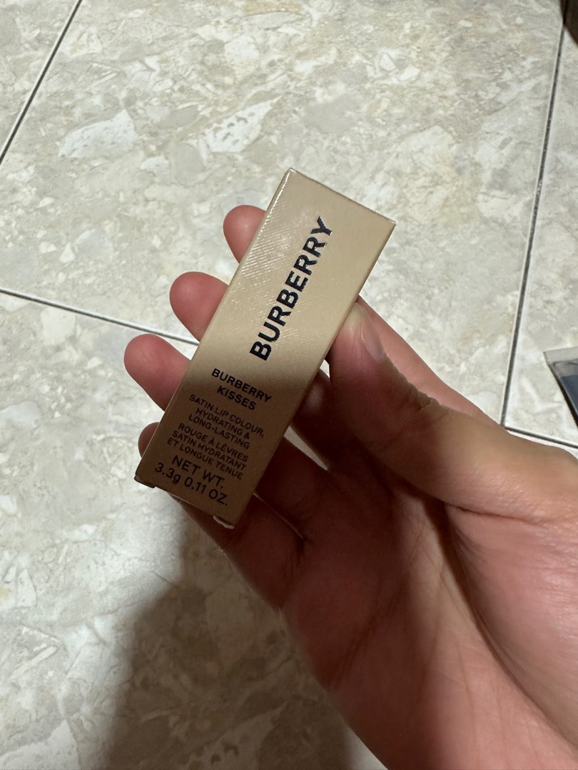 BURBERRY Kisses Lipstick (The Red 106), Beauty & Personal Care, Face ...