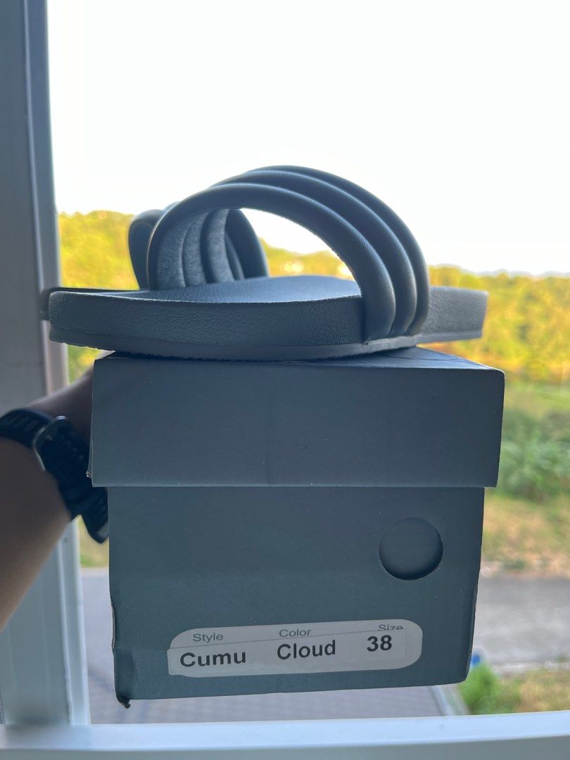 Cloud Bliss | Cumu Cloud, Women's Fashion, Footwear, Flats & Sandals on ...