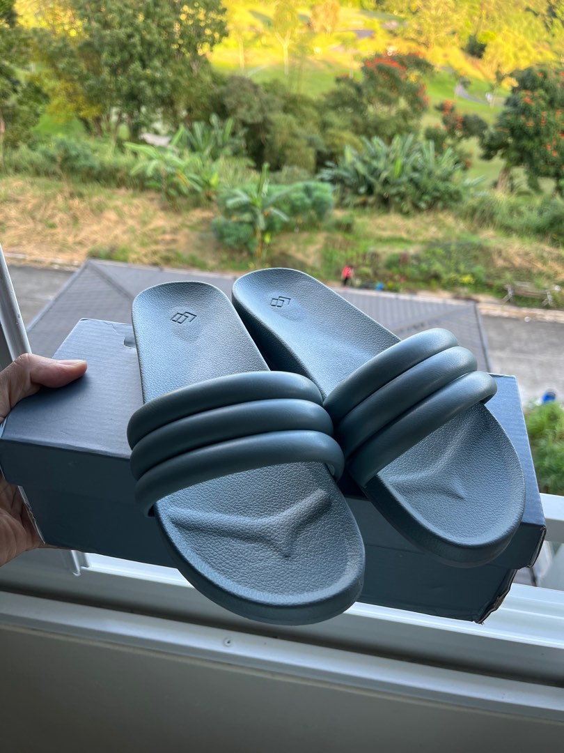 Cloud Bliss | Cumu Cloud, Women's Fashion, Footwear, Flats & Sandals on ...