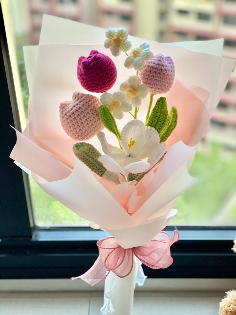 Crochet Flower Bouquet for friends/ crochet tulips / Graduation Bouquet/ Graduation flowers ...