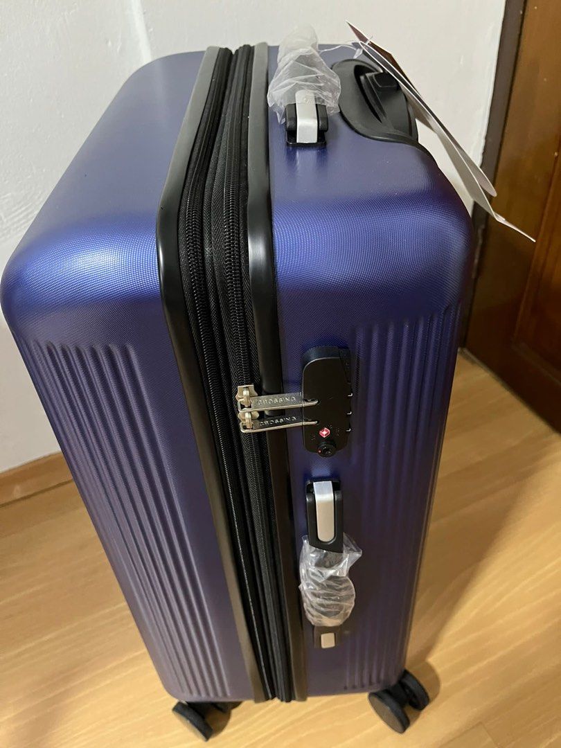 Cross Luggage 24 inch spinner, Hobbies & Toys, Travel, Luggage on Carousell