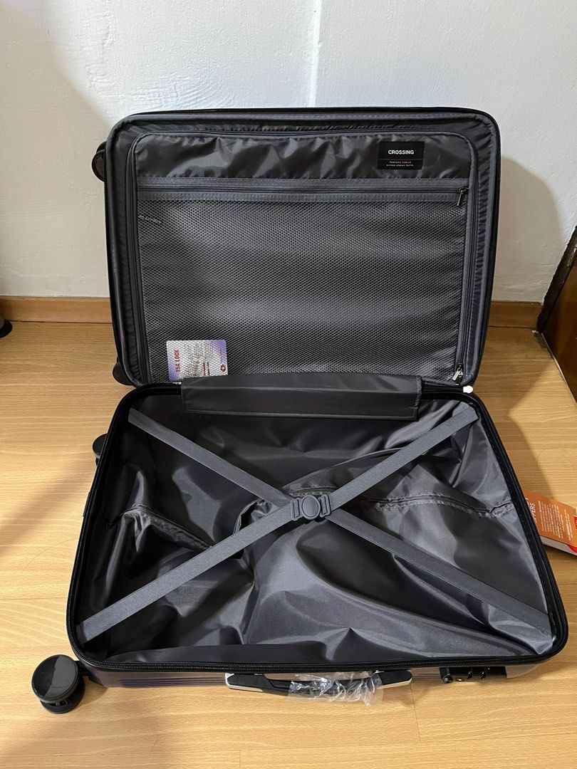Cross Luggage 24 inch spinner, Hobbies & Toys, Travel, Luggage on Carousell