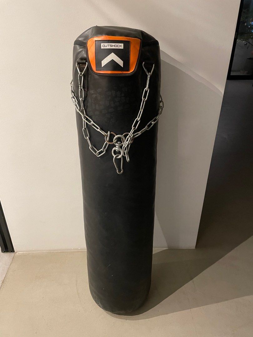 DECATHLON OUTSHOCK BOXING PUNCHING BAG FREE FAIRTEX GLOVES AND BOXING ...