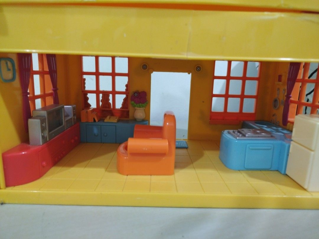 ELC doll house, Hobbies & Toys, Toys & Games on Carousell