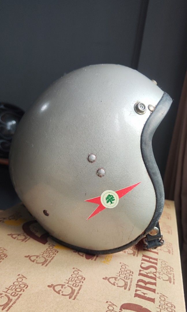 Everoak Retro helmet, Motorcycles, Motorcycle Apparel on Carousell