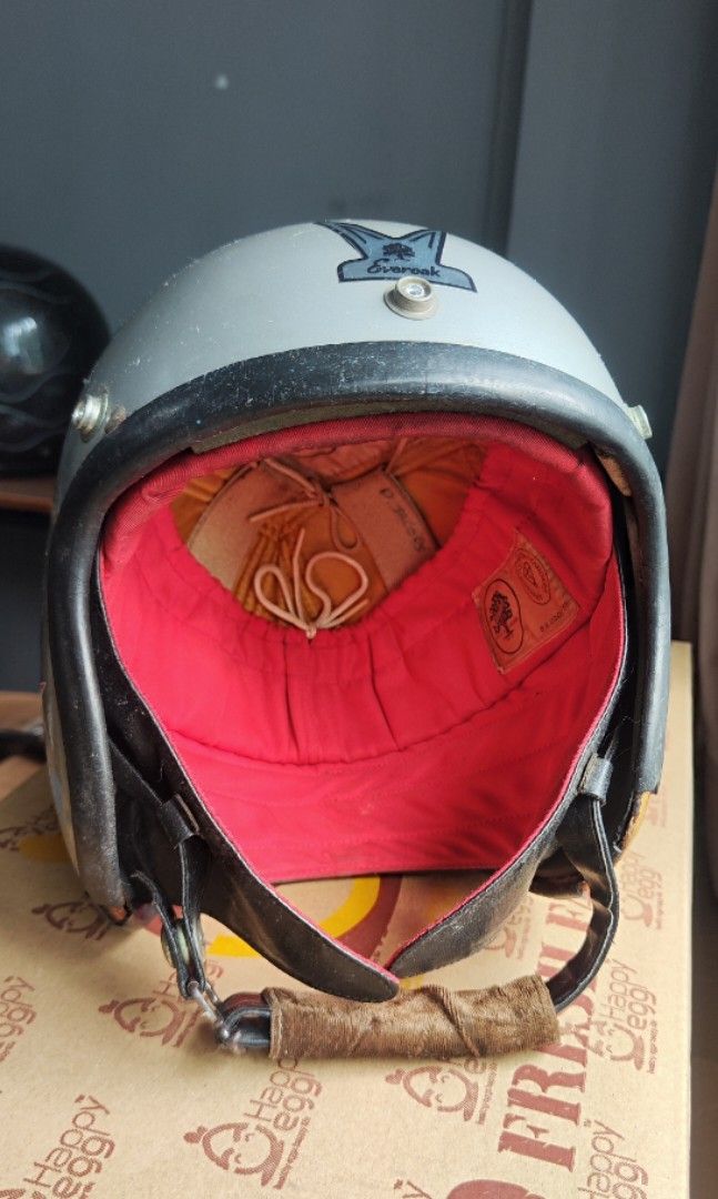 Everoak Retro helmet, Motorcycles, Motorcycle Apparel on Carousell