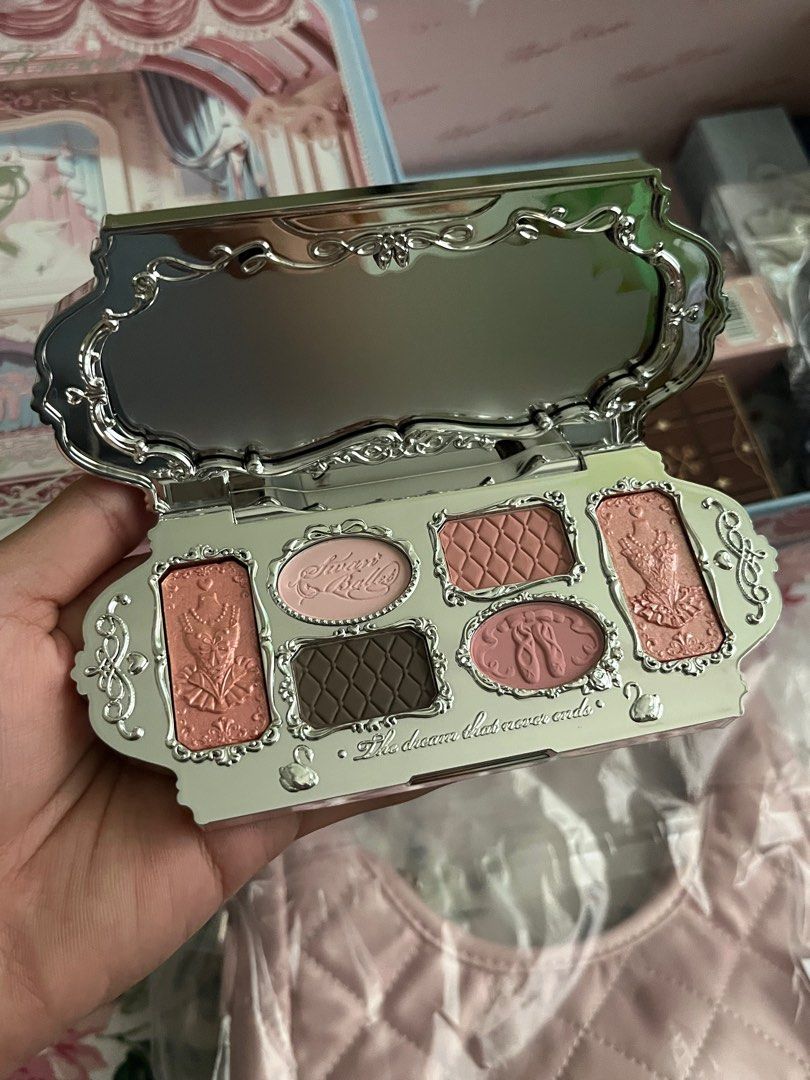 FLOWER KNOWS PINK SWAN EYESHADOW PALETTE (SWAN BALLET SERIES), Beauty ...