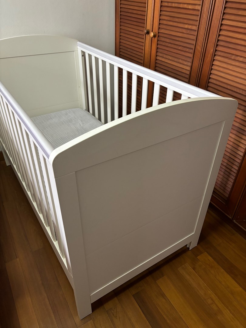 FREE Baby Cot, Babies & Kids, Baby Nursery & Kids Furniture, Cots ...