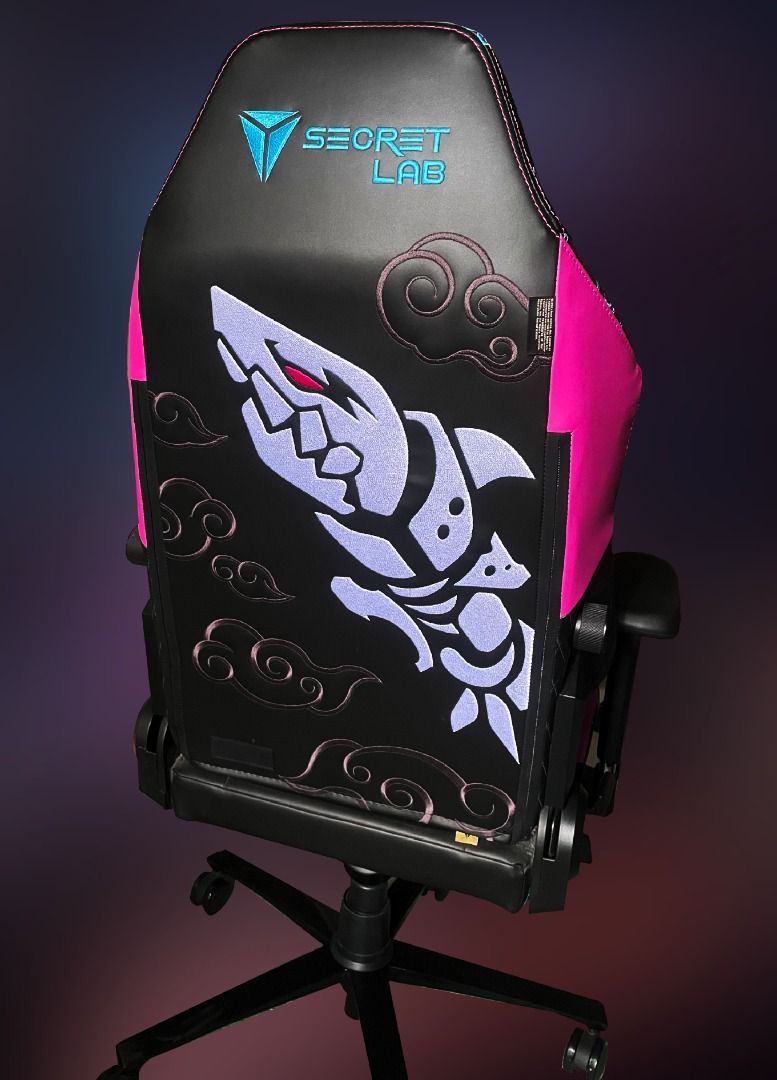 Jinx SecretLab Chair Titan Evo 2022, Furniture & Home Living, Furniture ...