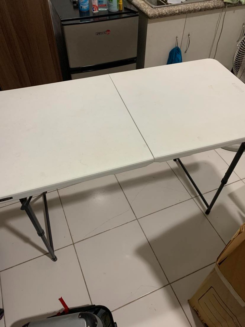 Lifetime 4-Ft. white folding table (with free container organizers ...