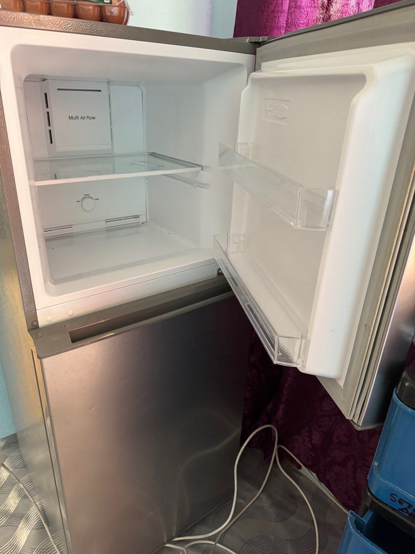 Midea faulty fridge / Peti sejuk, TV & Home Appliances, Kitchen ...