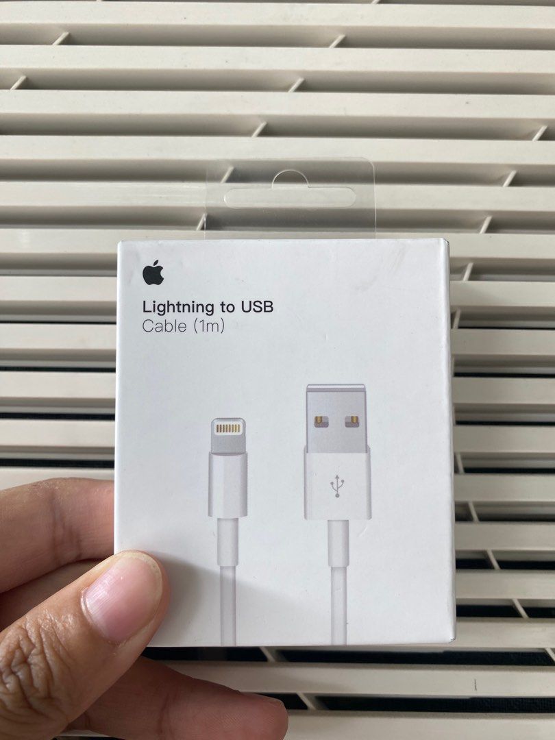 ORIGINAL iPhone charger cable USB to LIGHTNING 1M, Mobile Phones ...
