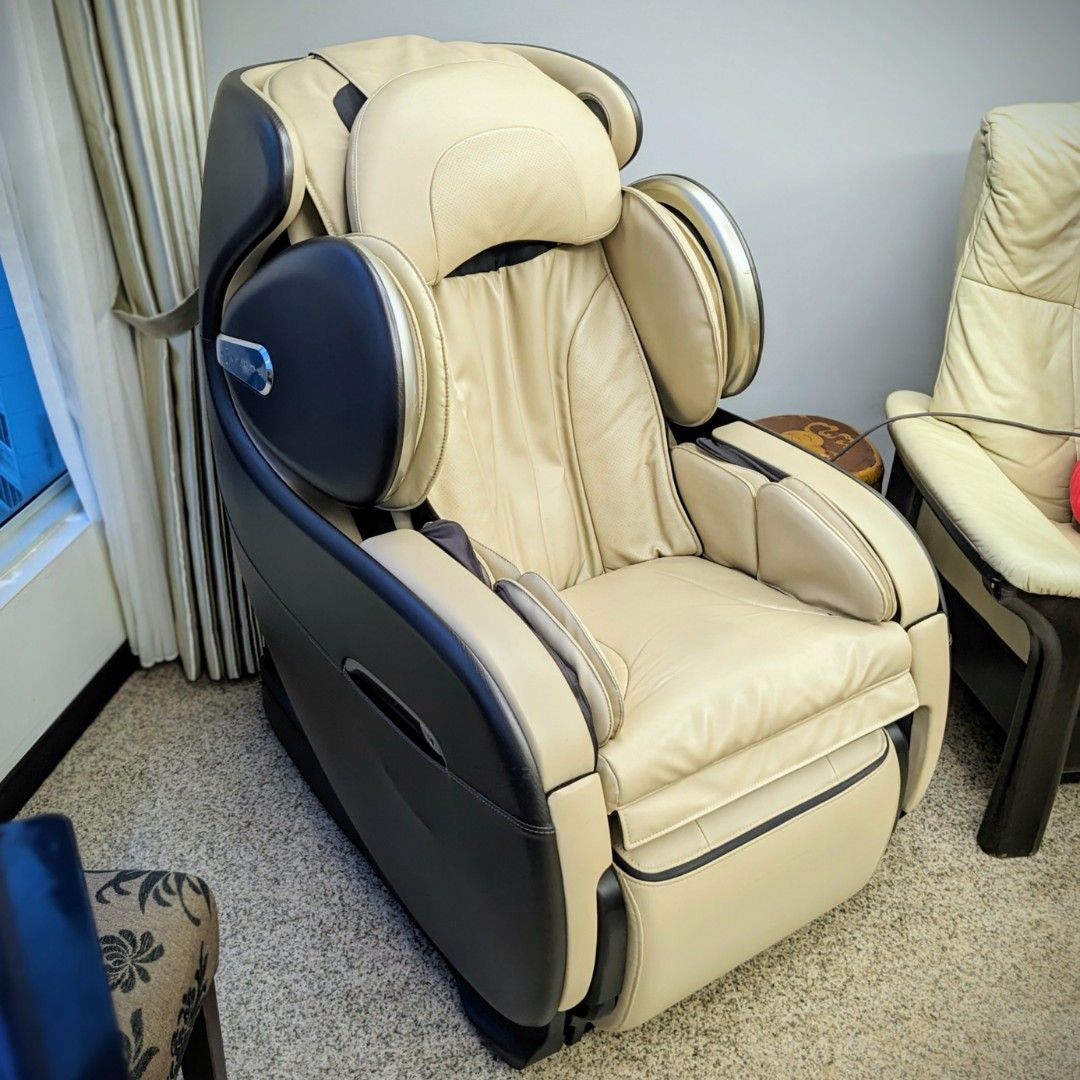 OSIM OS-838 uInfinity Massage Chair, Health & Nutrition, Massage ...