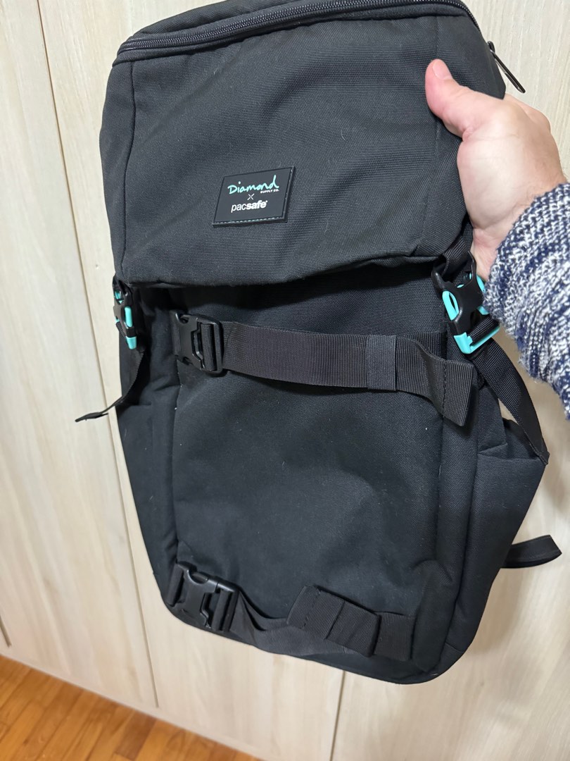 Pacsafe x Diamond Supply Republique Skate Backpack, Men's Fashion, Bags ...