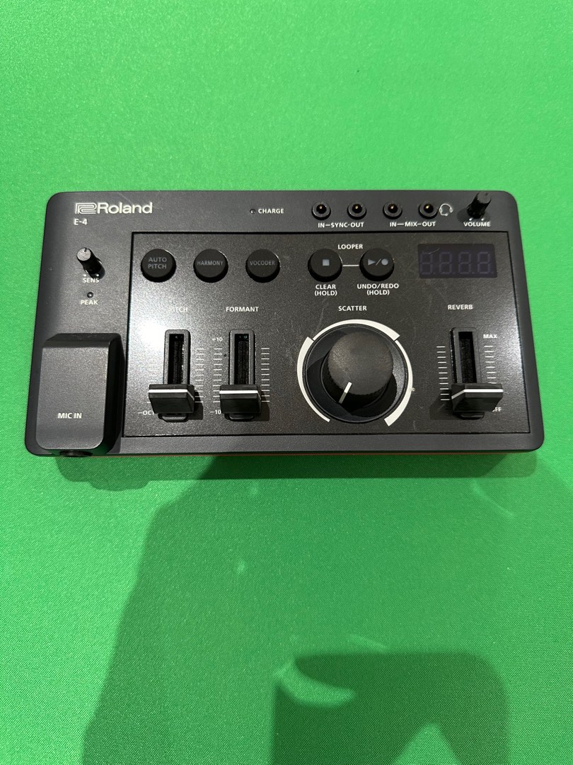 ROLAND AIRA Compact E4 Voice Tweaker, Hobbies & Toys, Music & Media ...