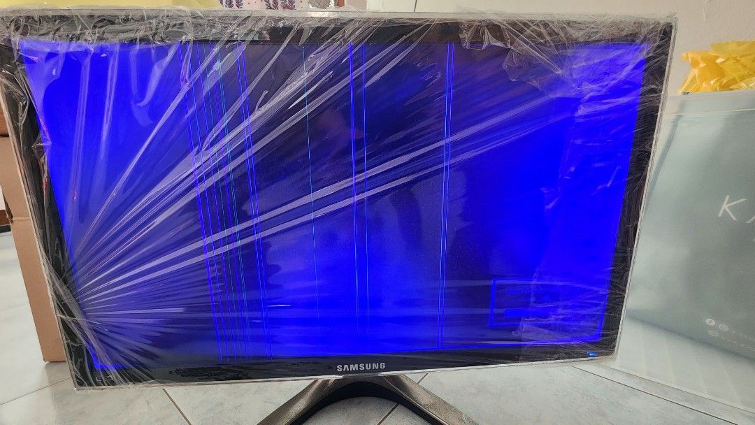 Samsung 24" Monitor (faulty), Computers & Tech, Parts & Accessories ...