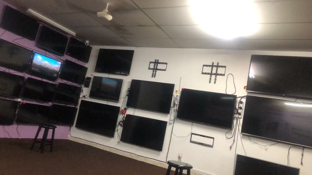 Second hand tv 40 inch to 85 inch, TV & Home Appliances, TV ...