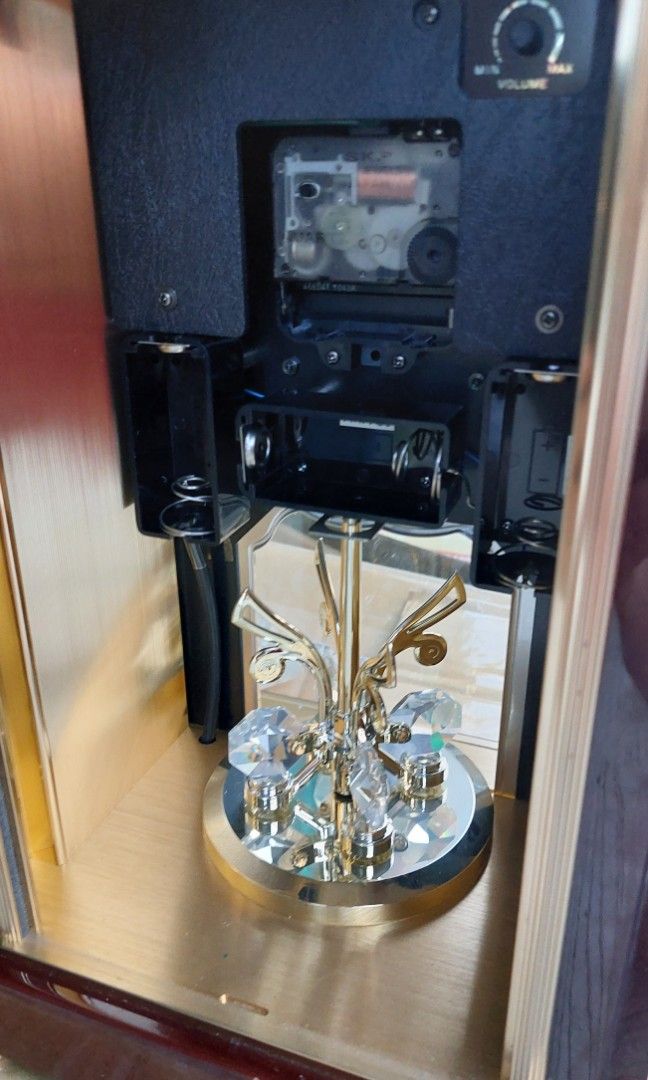 Seiko Emblem Table clock, Furniture & Home Living, Home Decor, Clocks ...