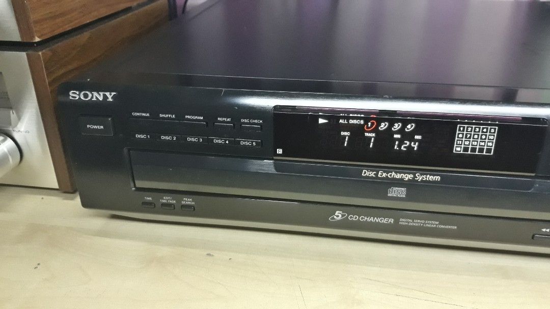 Sony CDP-CE315 5 Disc Carousel CD Player, Audio, Other Audio Equipment on Carousell