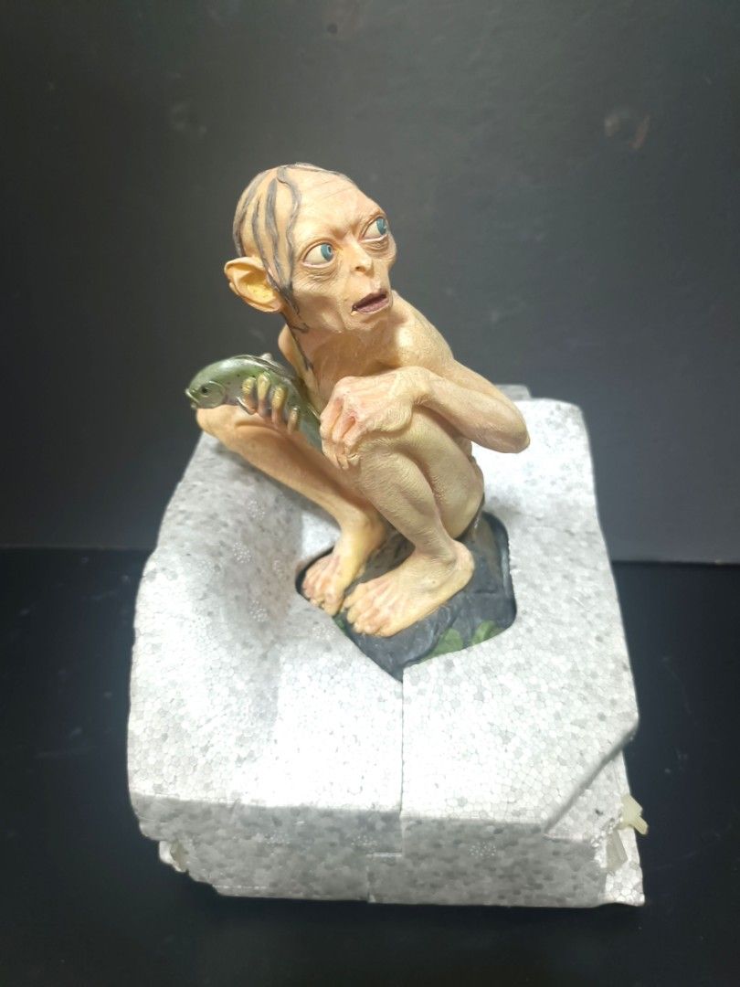The Lord of the Rings The Two Towers Smeagol Exclusive DVD Collectible ...