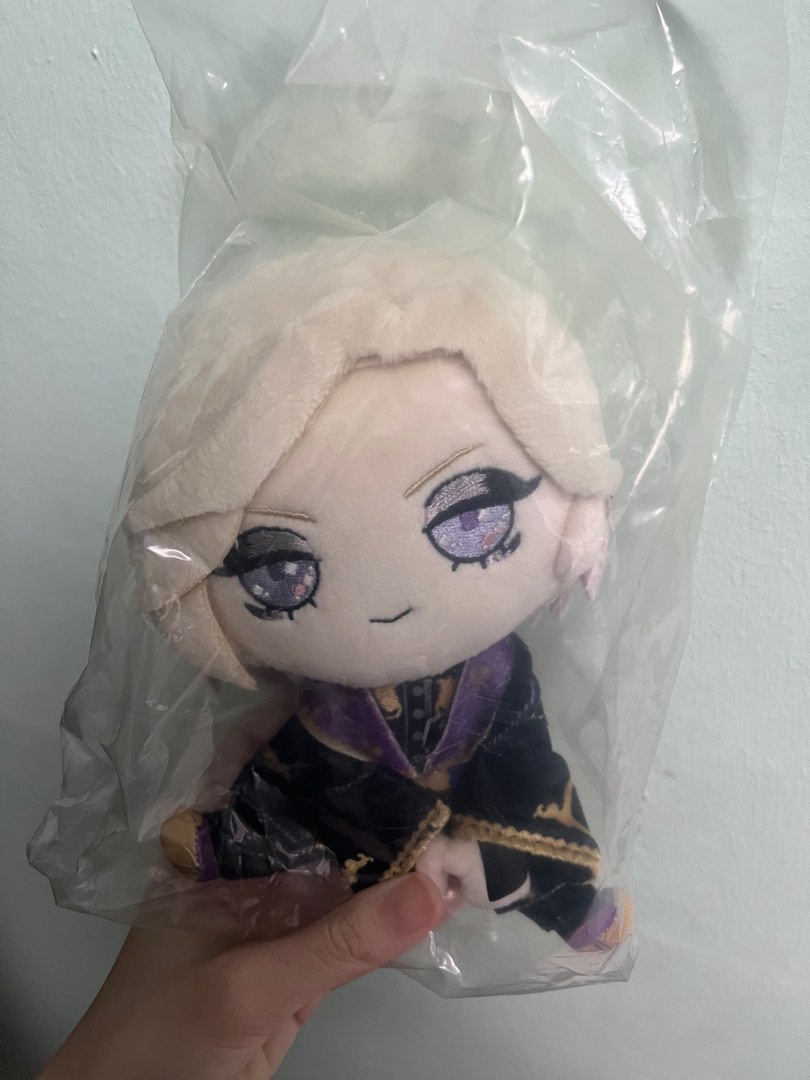 Twisted Wonderland Vil Ceremonial sitting plush, Hobbies & Toys ...