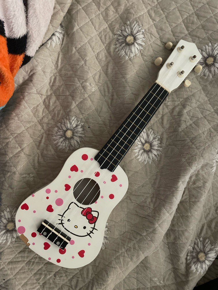 Ukelele mini guitar hello kitty white, Hobbies & Toys, Music & Media ...