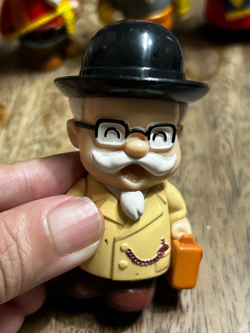 Vintage collectible! KFC Colonel Sanders Around the World 1999 toys set ...