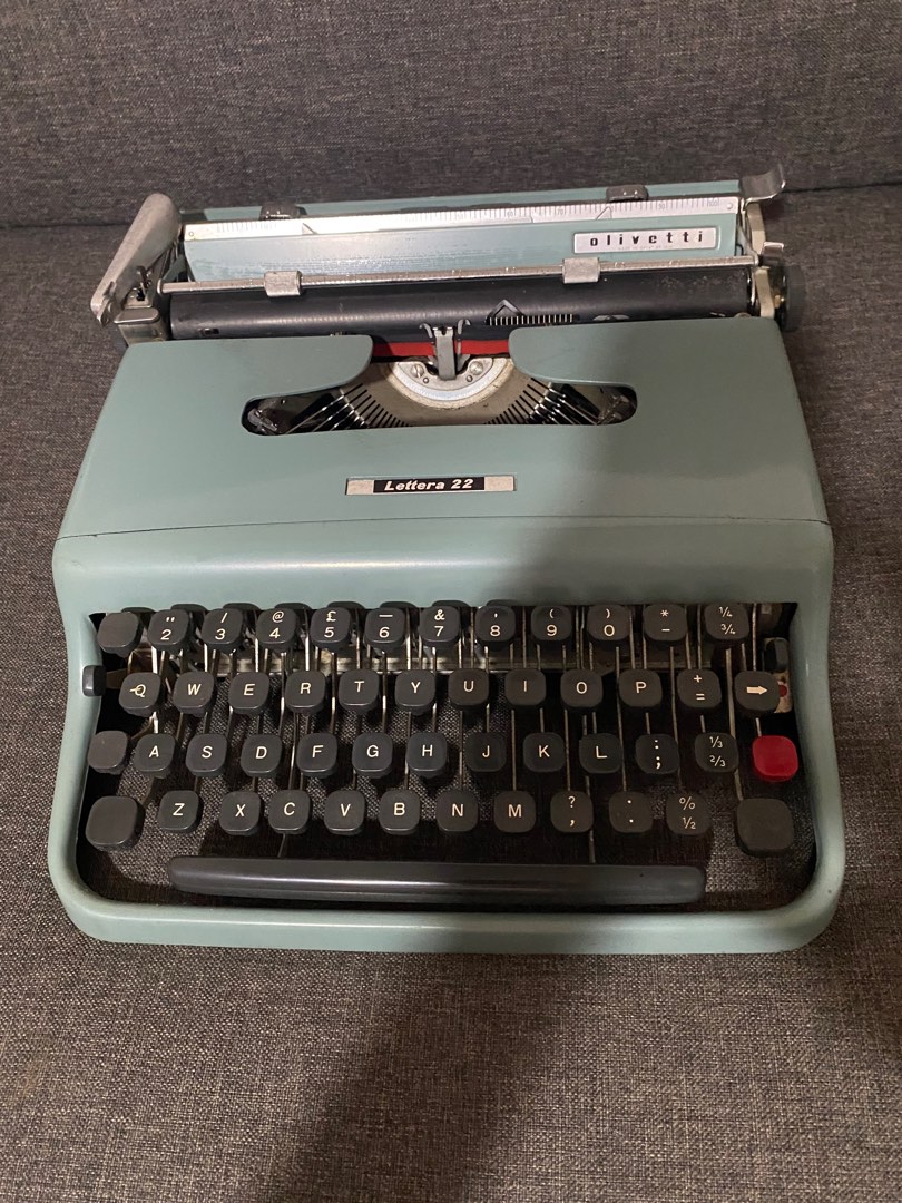 Vintage Typewriter, Hobbies & Toys, Memorabilia & Collectibles, Vintage ...