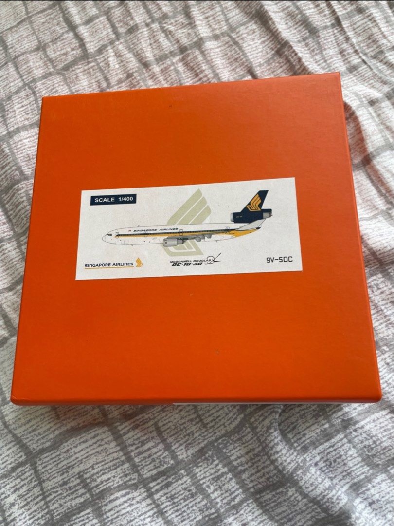 1:400 DC10 Singapore Airlines, Hobbies & Toys, Memorabilia & Collectibles, Vintage Collectibles ...