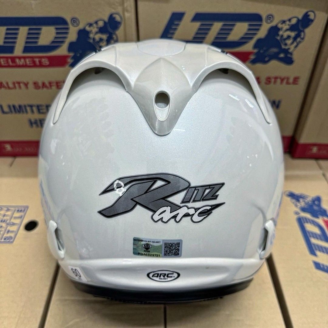 ARC Ritz V1 helmet, Motorcycles, Motorcycle Apparel on Carousell