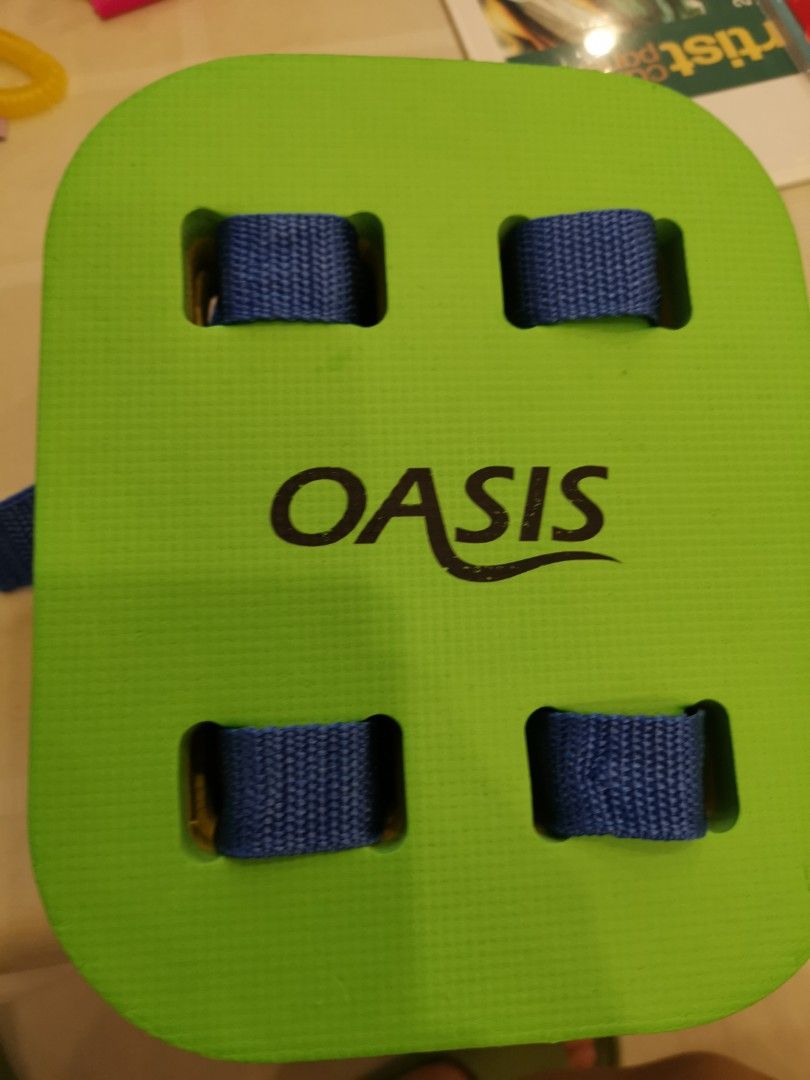 Back float - Oasis, Sports Equipment, Sports & Games, Water Sports on Carousell