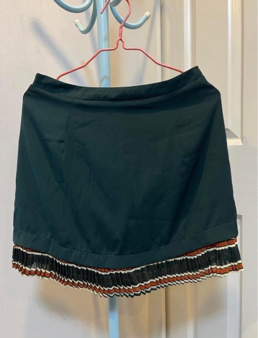 Bench Dark Green Skirt, Women's Fashion, Bottoms, Skirts on Carousell