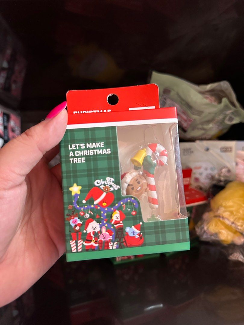 BT21 CHRISTMAS TREE FIGURE SET, Hobbies & Toys, Memorabilia ...