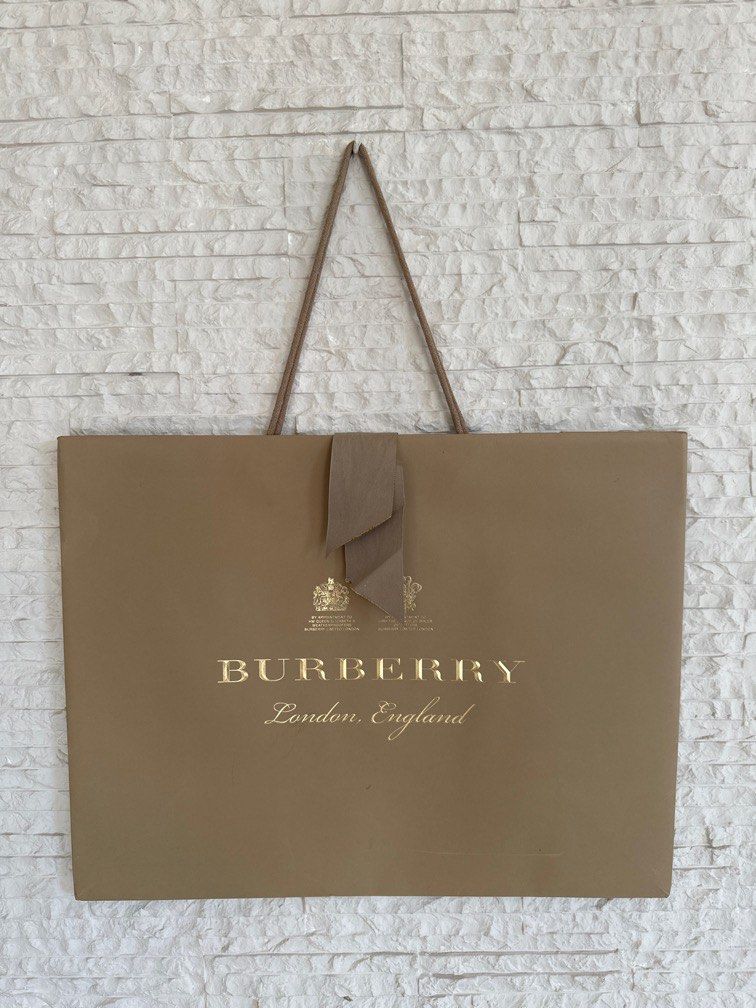 Burberry Paperbag Large, Luxury, Accessories on Carousell